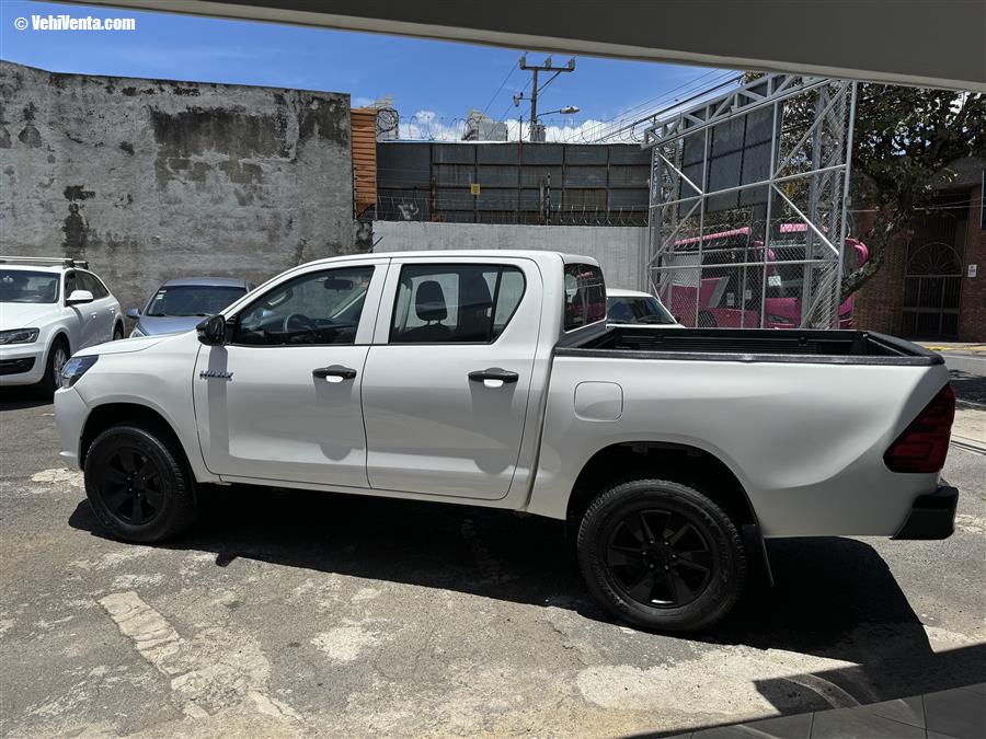 2022 Toyota Hilux 2GD a la venta | MC Cars